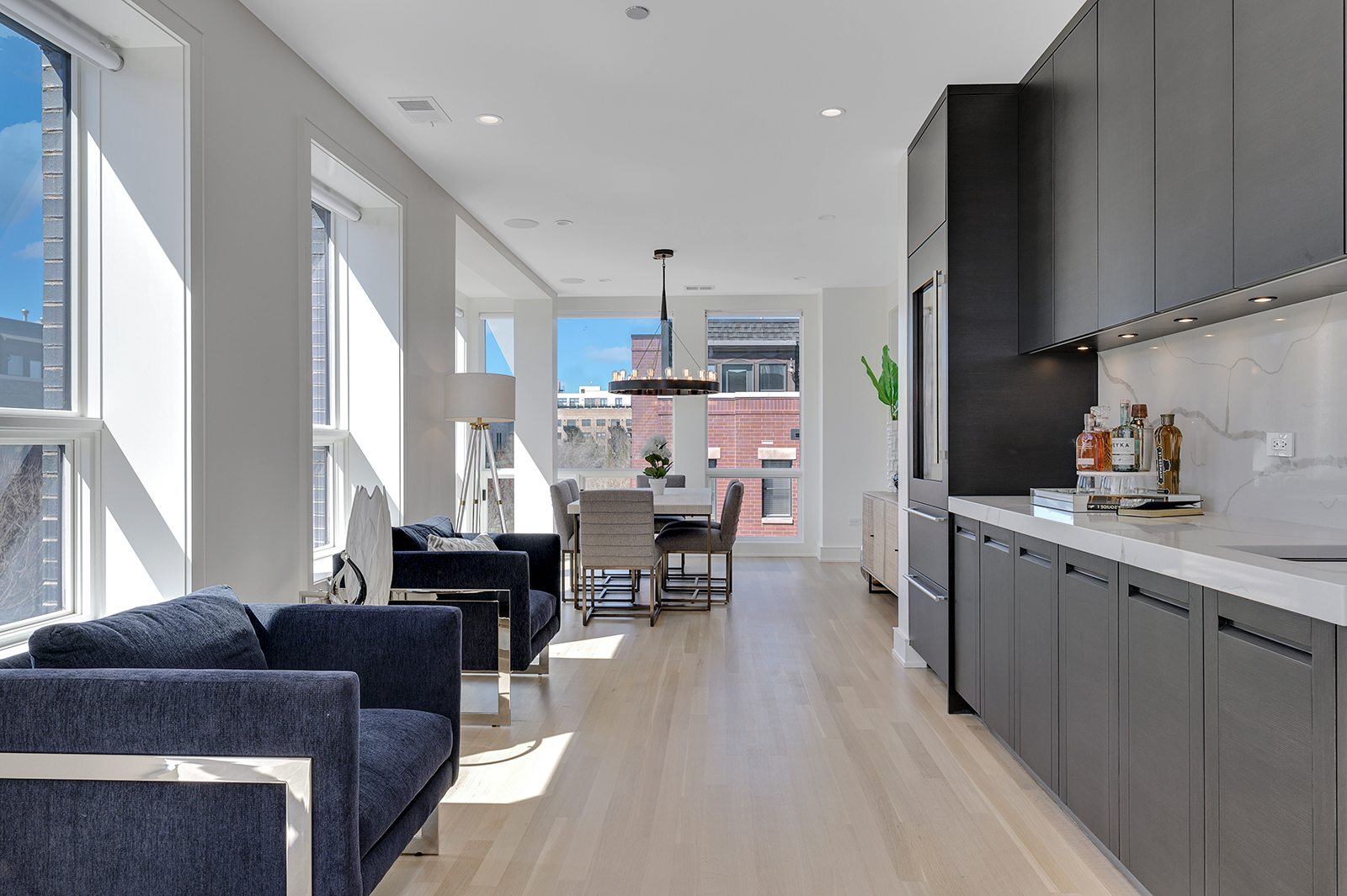 Chicago Penthouse Suites for Sale | Luxury Chicago Penthouses